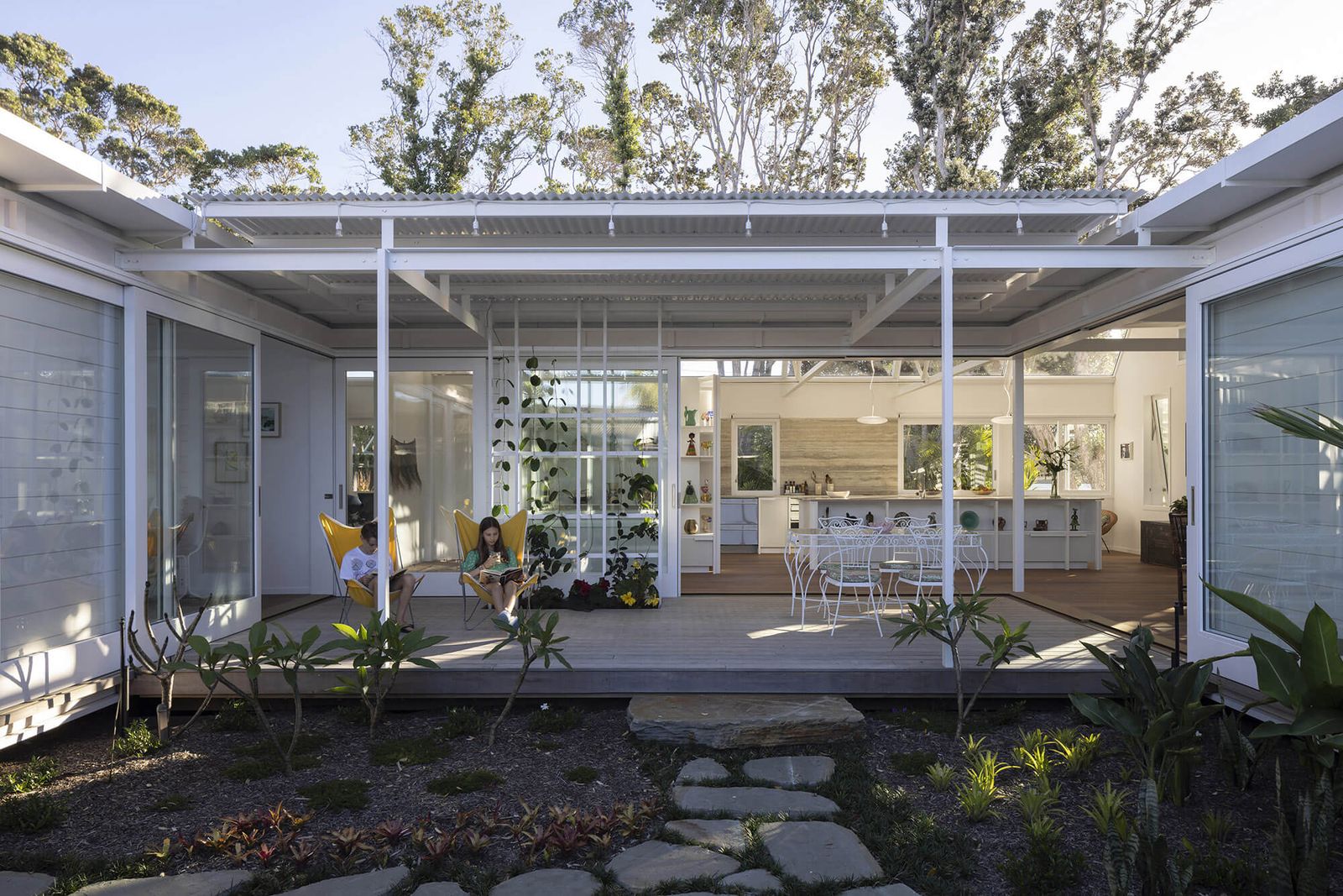 Crinkle Cut | Pac Studio : Architecture, Interior Design & Spatial Strategy